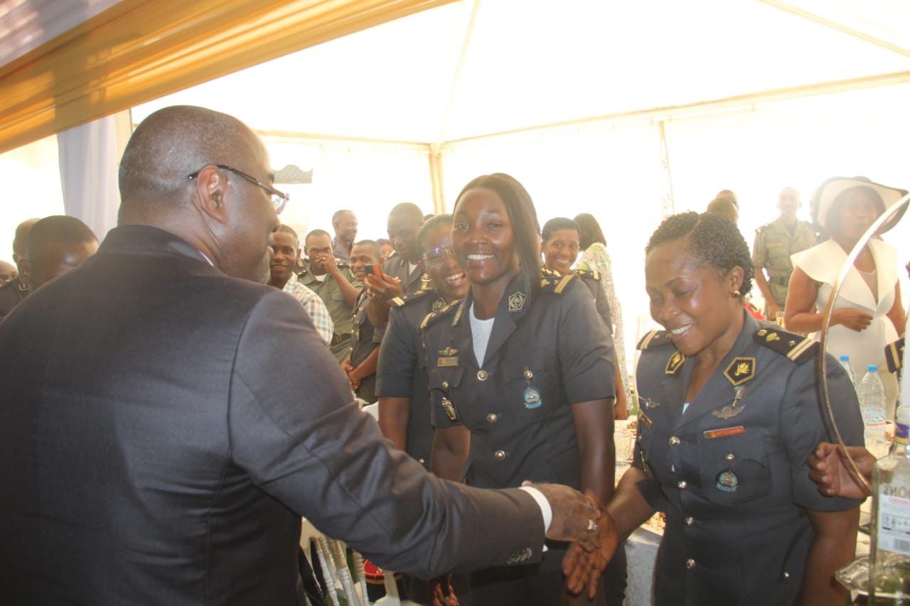 Cameroun : Galax Etoga et les gendarmes célèbrent l’unité nationale autour d’un repas - 237infos